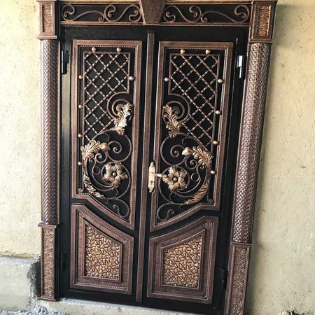 Darvozalar , perilalar , eshiklar , panjaralar