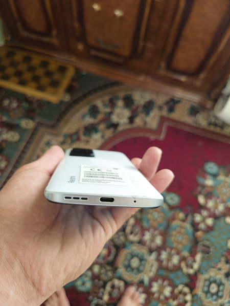 Redmi 10 white pebble