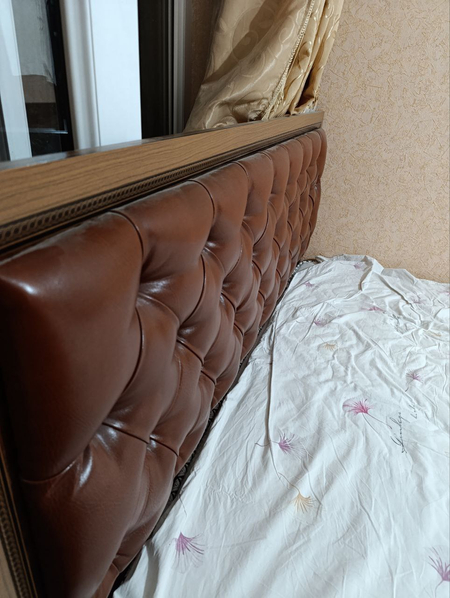 Продается спальный комплект мебели 
Кровать 200х170см;
Шкаф ш160/г55/в