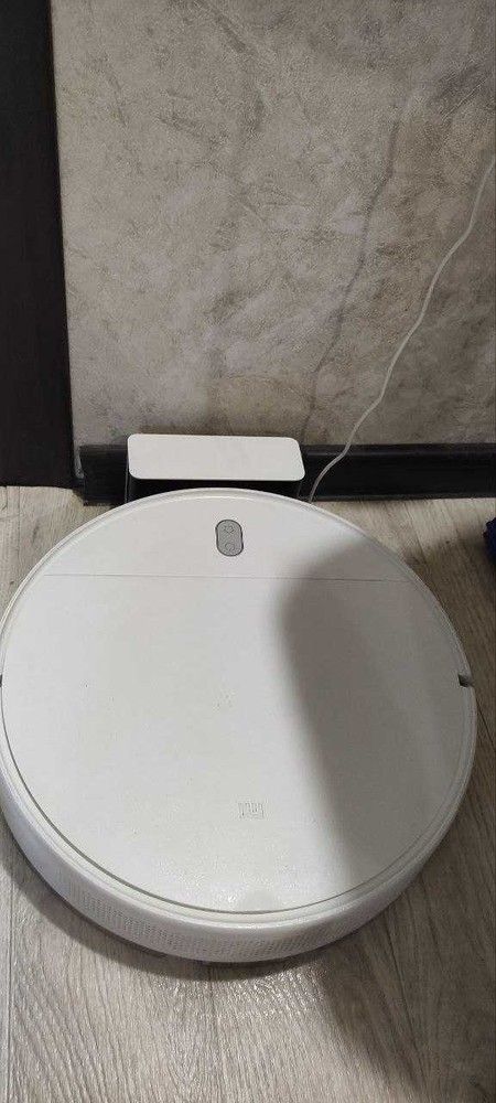Робот пылесос Б\\\\У рабочий Mi vacuum-mop essential