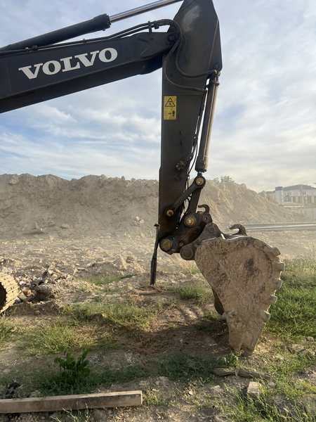Продаетчя гусеничный экскаватор VOLVO EC220Dl
