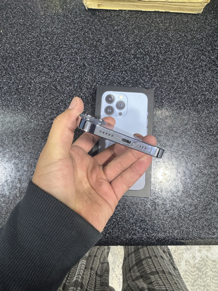 iphone 13 pro 256g holati zor iwlawi yahwi bitta aybi bor oqip qlila