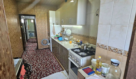 Продаётся квартиры 5/4/4 на Юнусабадском районе 18-й квартал  (J2413)