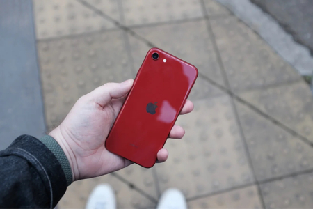 Apple iPhone se 2022 (3 Поколение)
