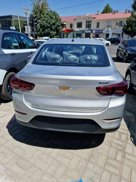 Chevrolet Onix LS MT halol nasiyaga beriladi