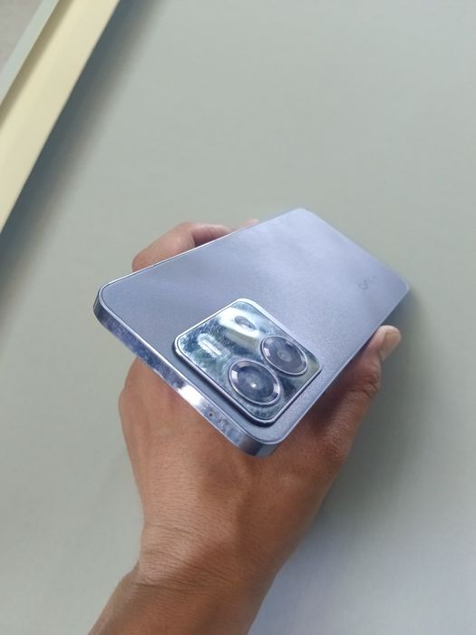 Vivo v25 . Karobka dakument hamma narsasi bor. Aybi yuq