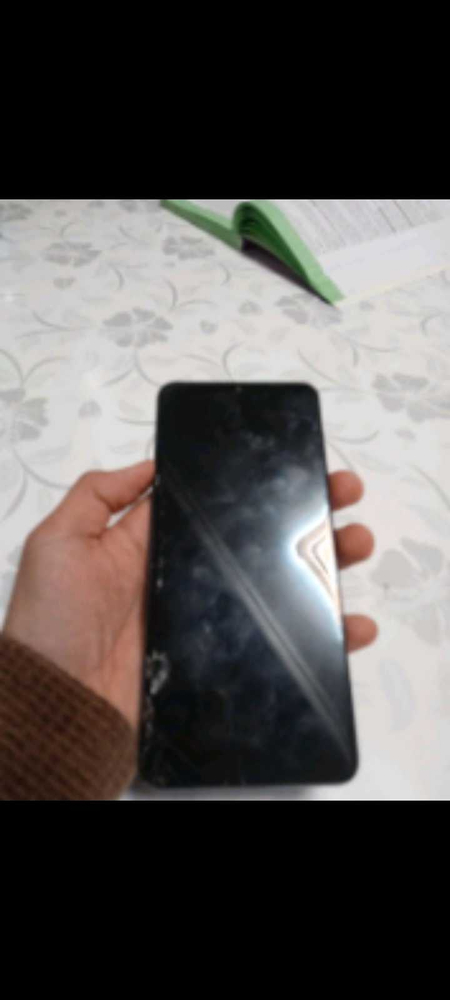 Samsung A 12 sotiladi.
