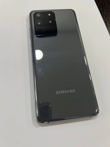 S 20 Ultra 5G 256GB holati yaxshi Snapdragon 865.