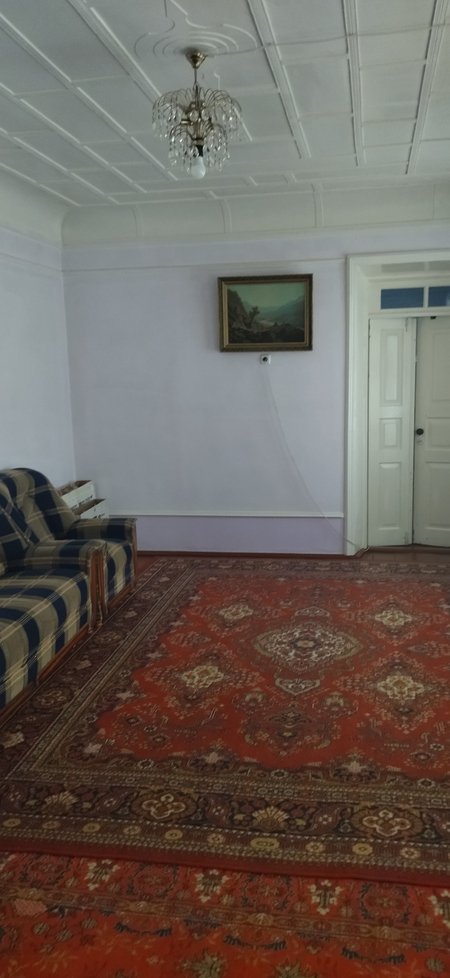 Регистон! Вдоль дороги.Очень срочно продаётся дом
