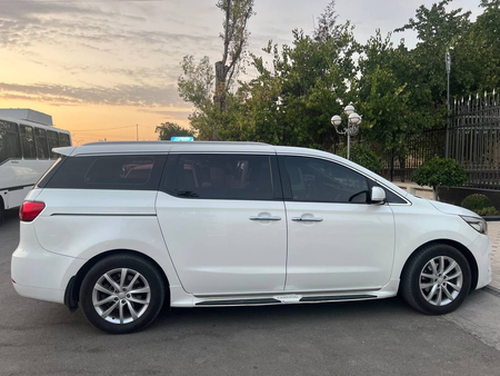Продается Kia Carnival