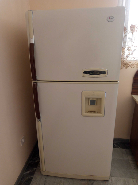 Большой холодильник Artel сенсорный. Katta holodilnik, boyi 186 sm