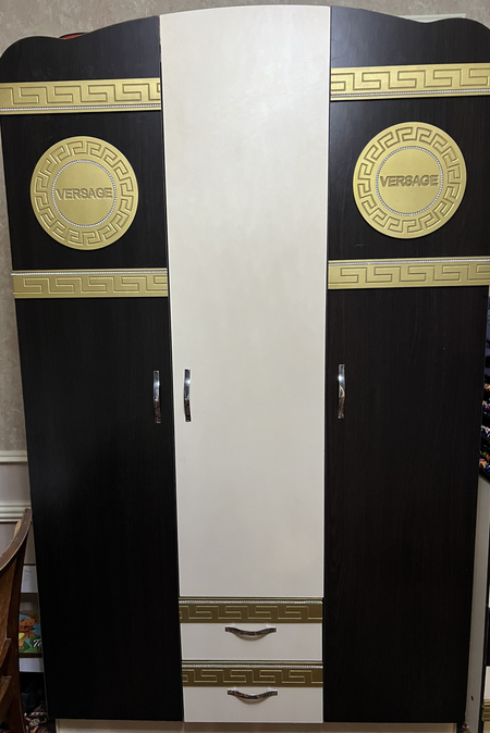 Продается шкаф и комод Versace