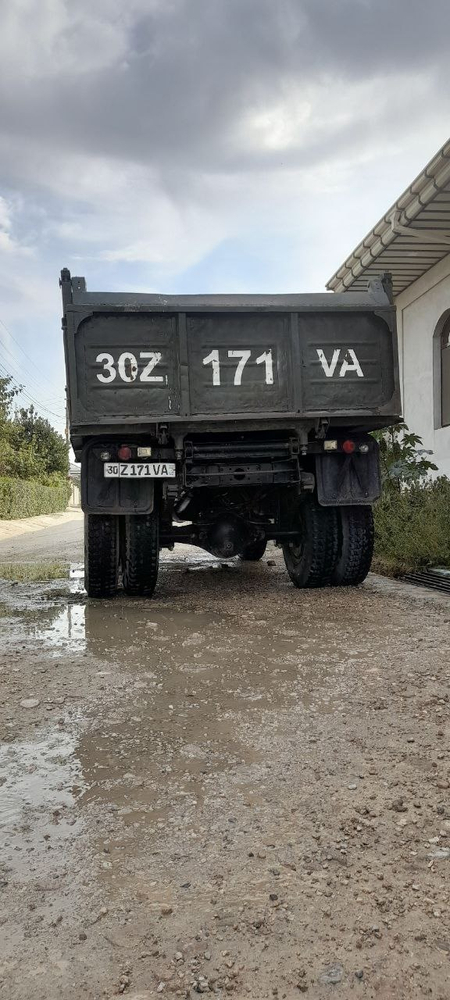 Срочно сотилади зил