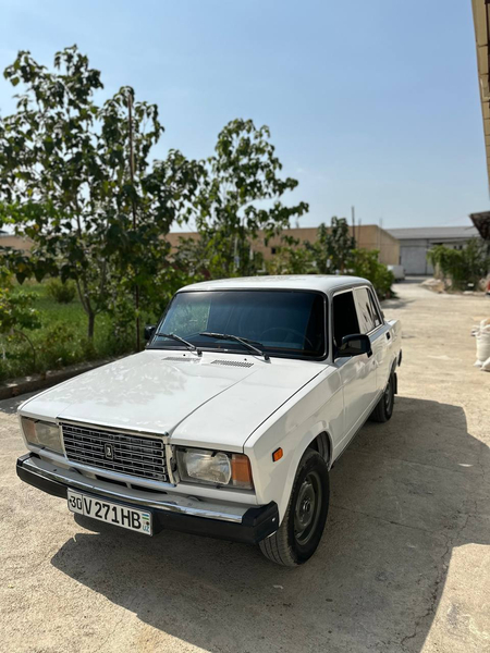Жигули Lada 2107