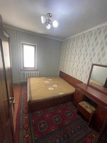 Караташе продается 3х комнатная квартира на 8 этаже 9и этажке,80м2
