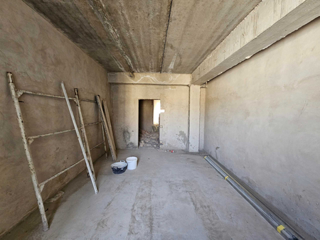 1 xonali 50m² 6-qavat sotiladi.