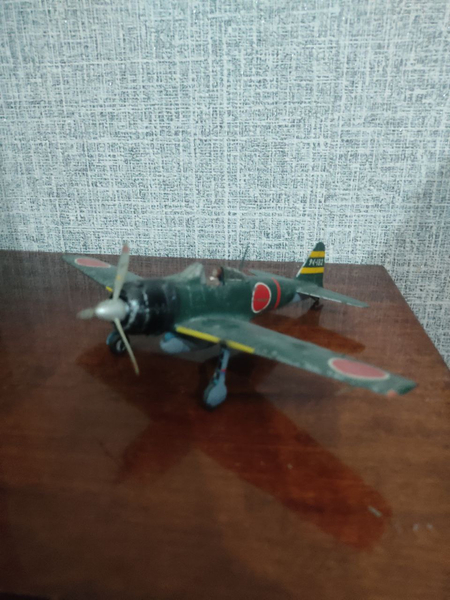 Mitsubishi A6M Zero моделька собранная