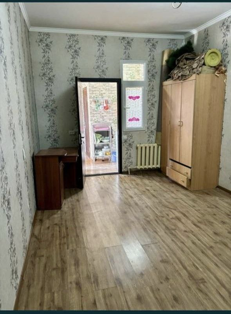 Продаётся домик 2 комнаты. Общий двор. Миробадский район