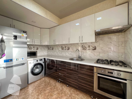 (Добрый) Чимкентская (110 школа, ЦУМ), 60 м², 2/4/4, Уютная