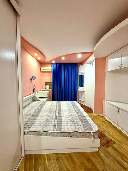 Продаётся дархан 100м² квартира