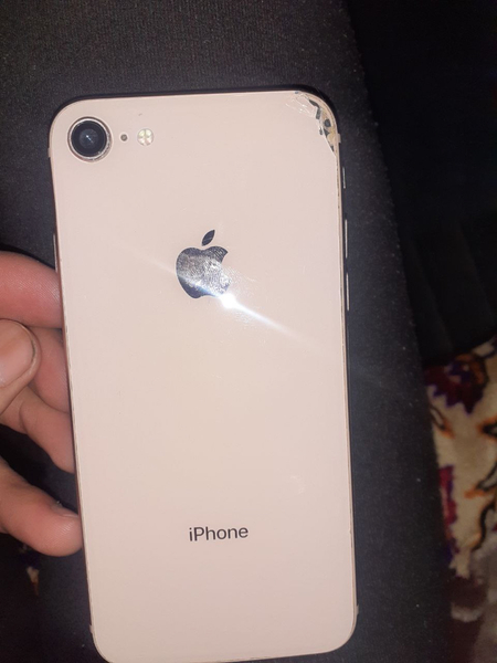 Iphone 8 gold iwlawi yaxwi emkost 95 atpecatkai. wlidi 8 plus bosa
