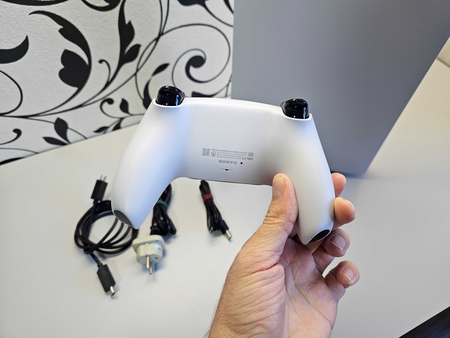 ПРОДАМ PlayStation 5 Digital 825GB Третья ревизия. Состояние ИДЕАЛЬНОЕ