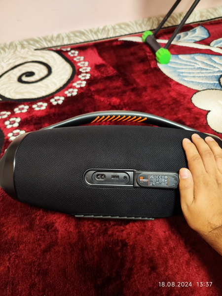 JBL   Boombox   3.