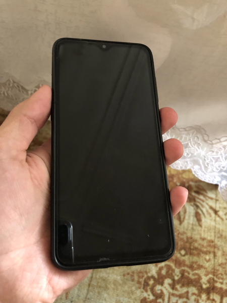 Xiaomi Mi 9 holat yaxwi