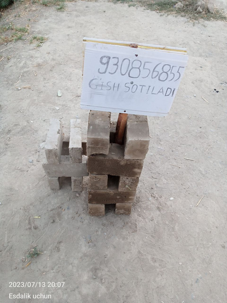 Gʻisht aparat sotiladi.