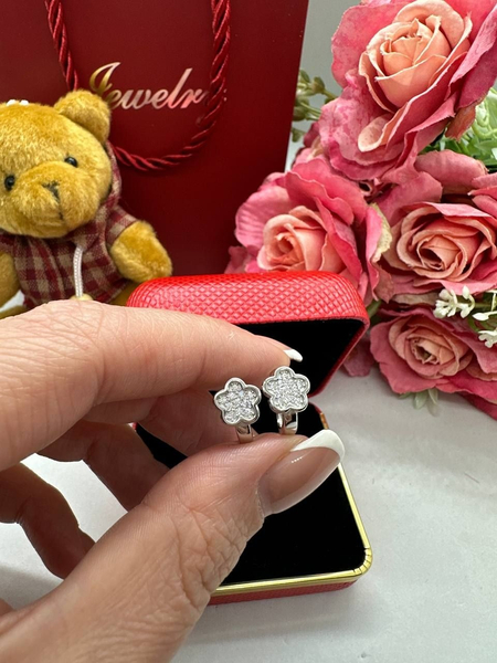 Серебрянные детские серьги в большом ассортименте