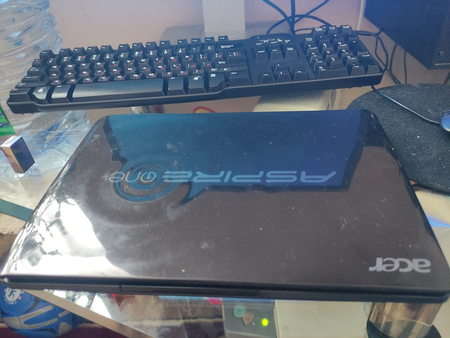 Продам нетбук Acer