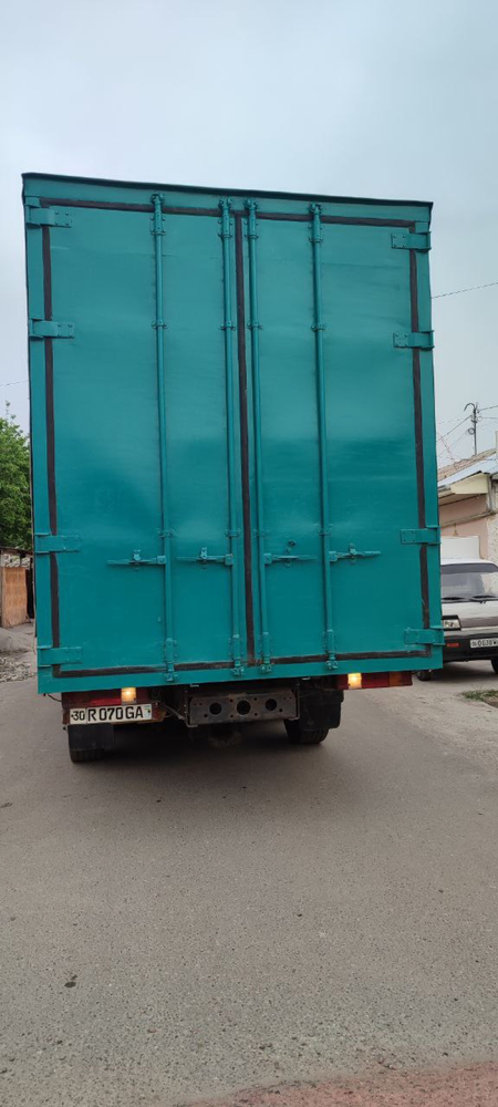 Mersades Actros paravoz