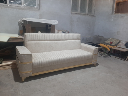 divan sotiladi zaqaz olamiz