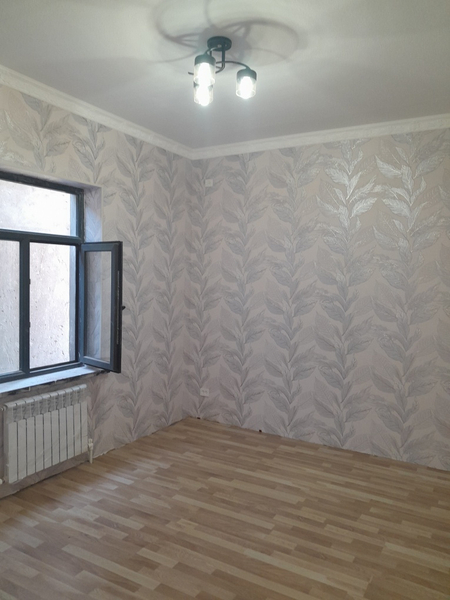 Продаётся 2 сот.4 ком.110м2 (Салар)
