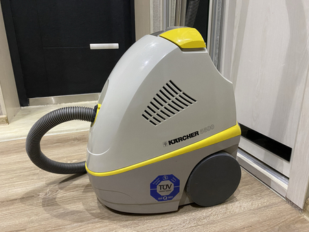 * Karcher 5500 Немецкий пылесос с водяным фильтром не дорого!