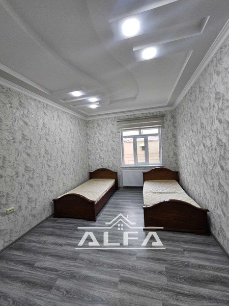 2 xonali 70m² 3-qavat sotiladi.