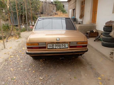 Bmw 520i sotiladi yoki almashamiz bmw 318 troyka yoki vaz 21099 ga