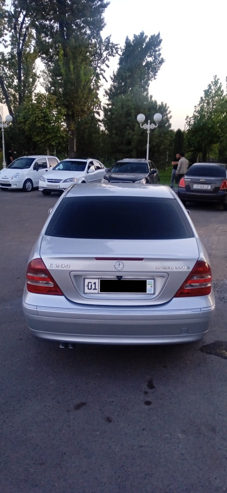 Mercedes-Benz W203 C200