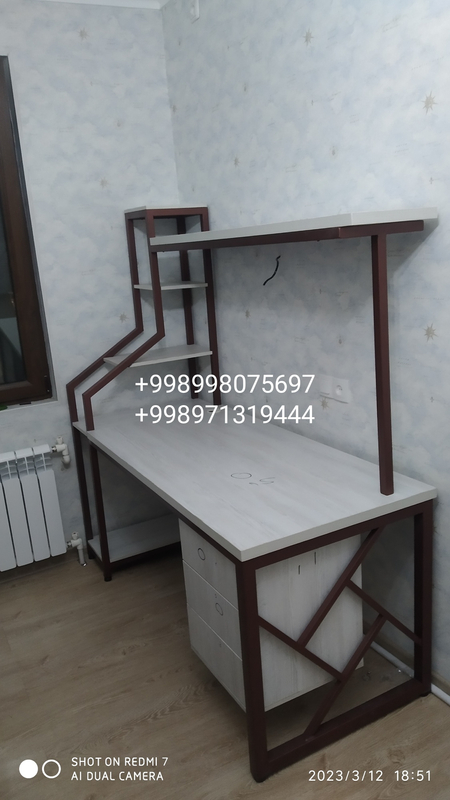Ishlabchiqaruvchidan buyurtma berish uchun yuqori sifatli loft mebelar