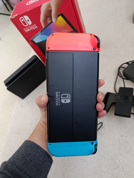 Nintendo switch oled + 2 картриджа