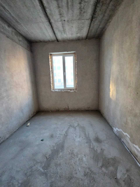 3 xonali 80m² 2-qavat sotiladi.