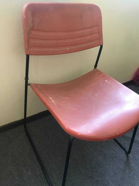 stul sotiladi 6 ta temir