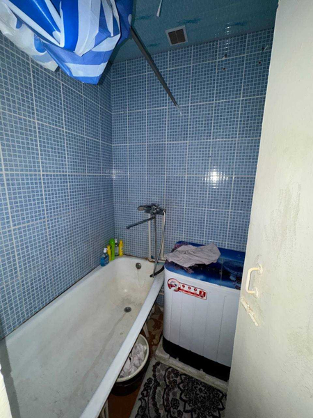 2 xonali 3-etaj 5qavatli panelni dom 65m2