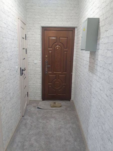 Чиланзар 21.  2в3/1/4. Срочно Продаю 50м2