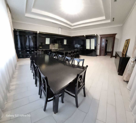 Продажа: Замок-2400 м2. Мирз-Улуг. район. 53 сотки.Аренда 40000у.е