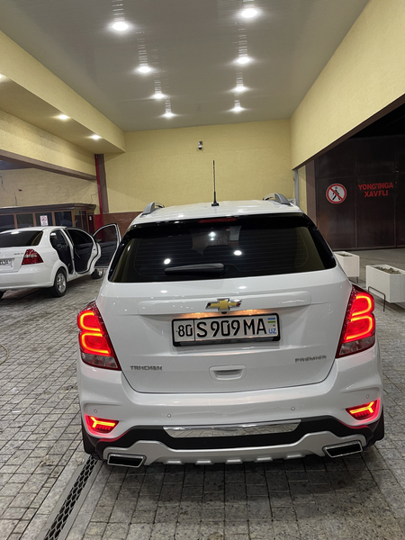 Chevrolet Tracker Premier 3 позитсия