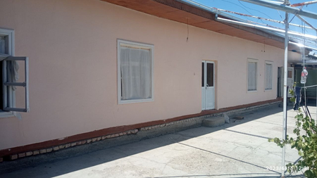 Vobkentda hovli bor