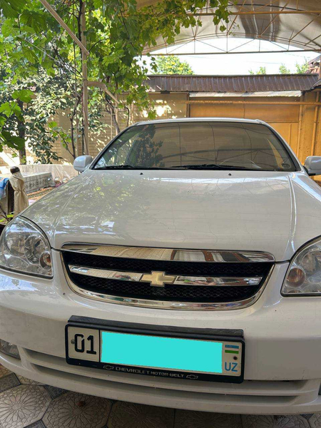 Продается ласетти 1.8 lacetti 2010 года 3 позиция 250.000 пробег