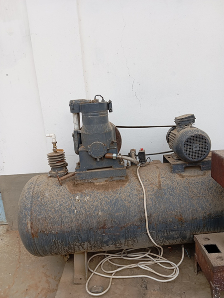 Кампресир сотлади 1100$