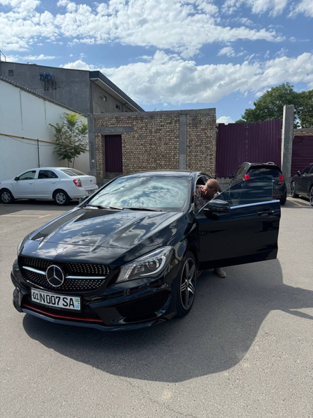 Mercedes-Benz AMG CLA-Class CLA 250 DCT 4 matic